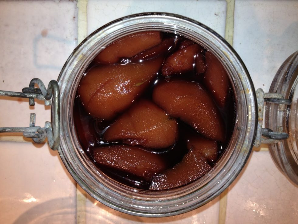 Poires au vin et poires au sirop - Secrets culinaires