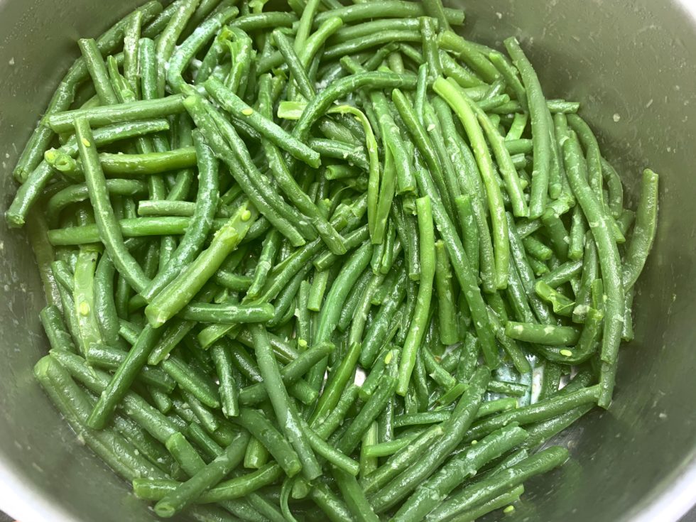 Haricots verts frais au beurre fondu - Secrets culinaires